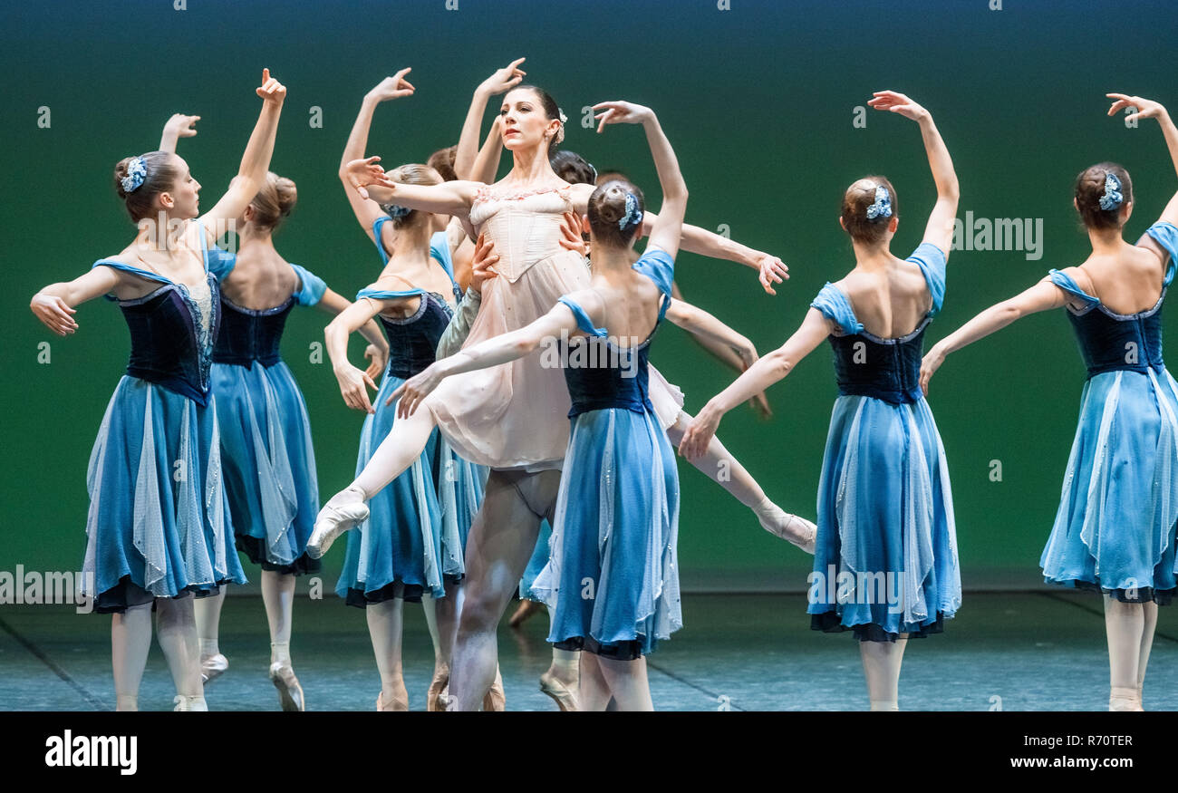 Hamburg, Germany. 07th December, 2018. The dancers Helene Bouchet and ...