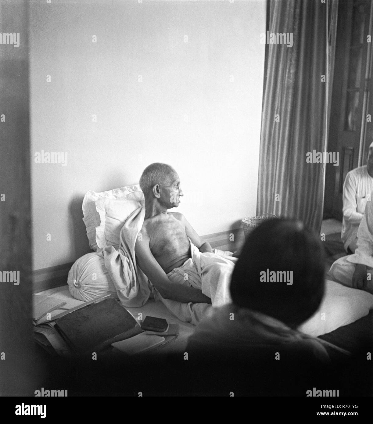 Mahatma Gandhi sitting bolsters at Birla House, Bombay, Mumbai ...