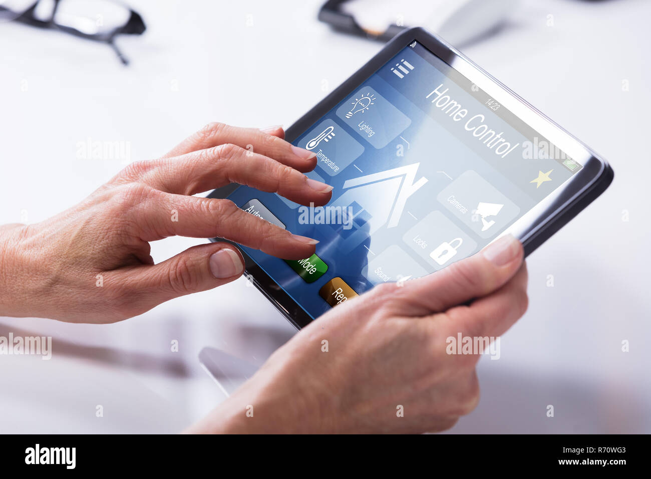 Tablet controllers hi-res stock photography and images - Alamy
