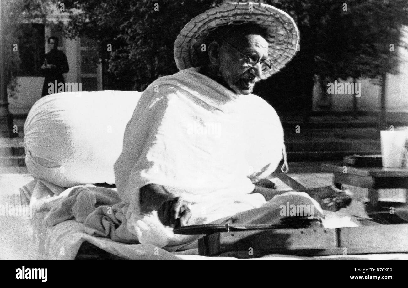 Gandhi topi hi-res stock photography and images - Alamy