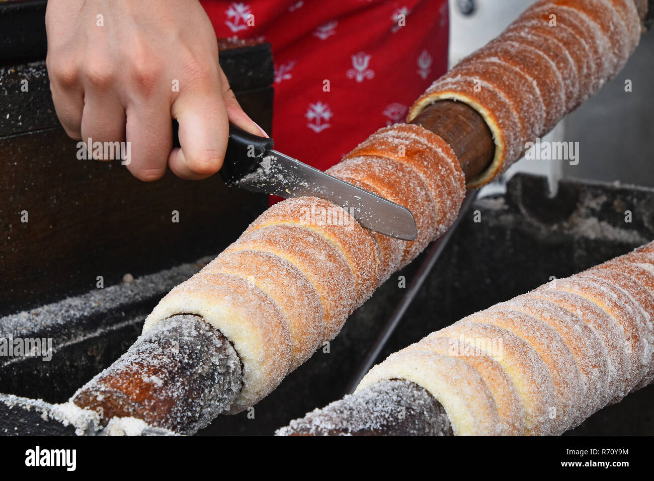 Close up baking chimney cake on grill Stock Photo - Alamy