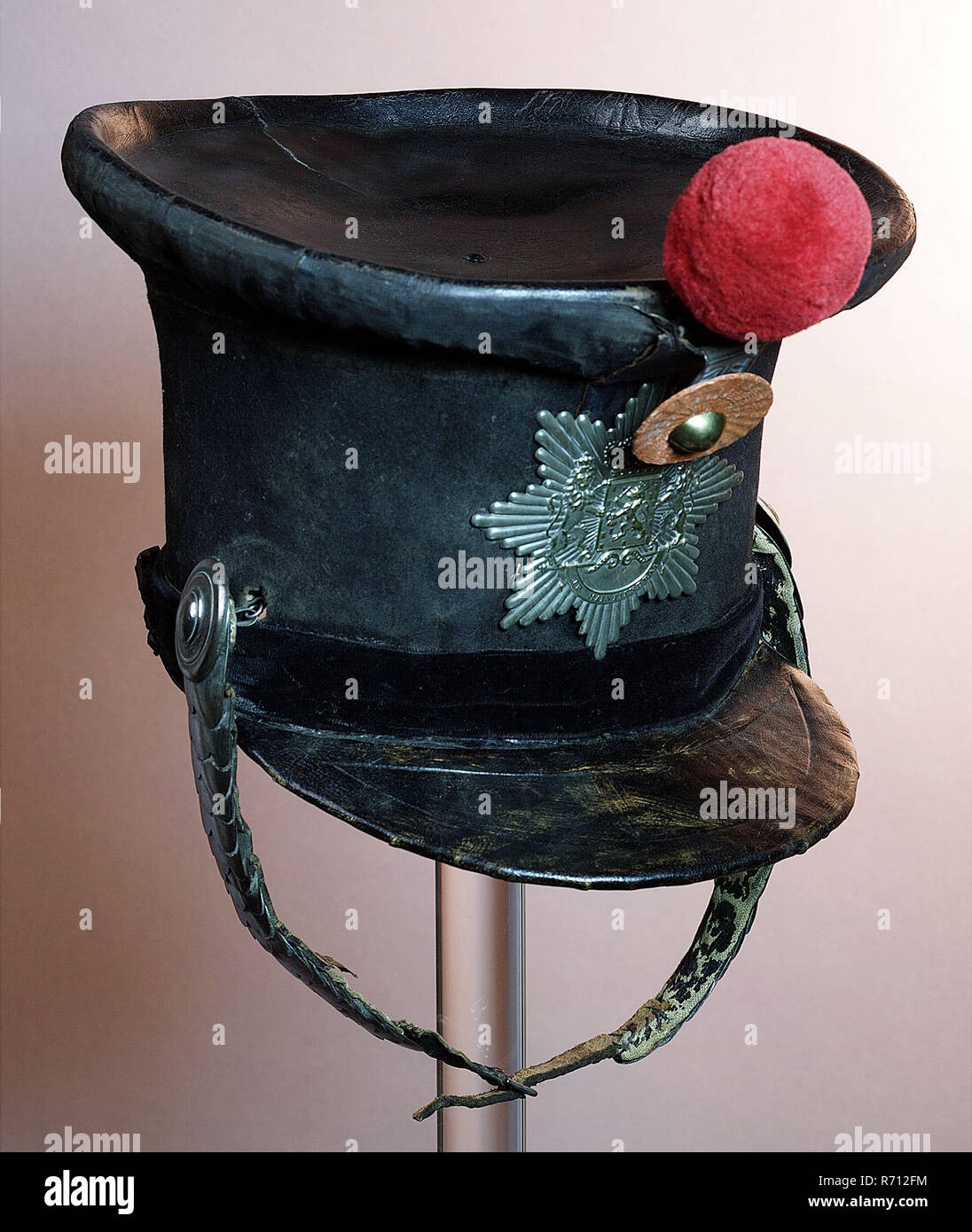 Shako of black felt, leather and velvet band, blank metal emblem JE ...