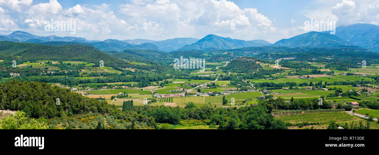 View of Le Crestet village, Vaucluse, Provence Alpes Cote d’Azur ...