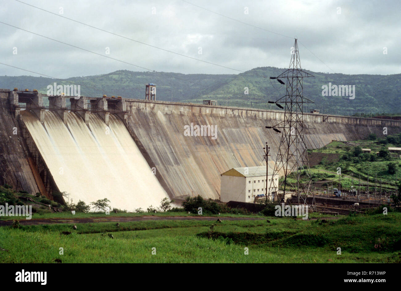 Flood protection india hi-res stock photography and images - Alamy