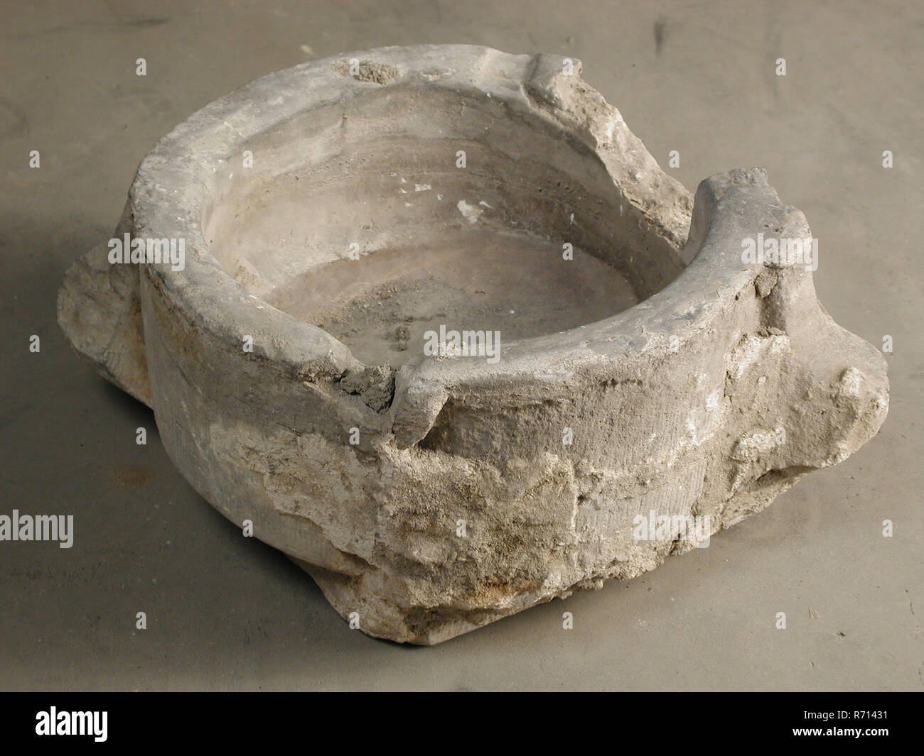 Side bulges hi-res stock photography and images - Alamy