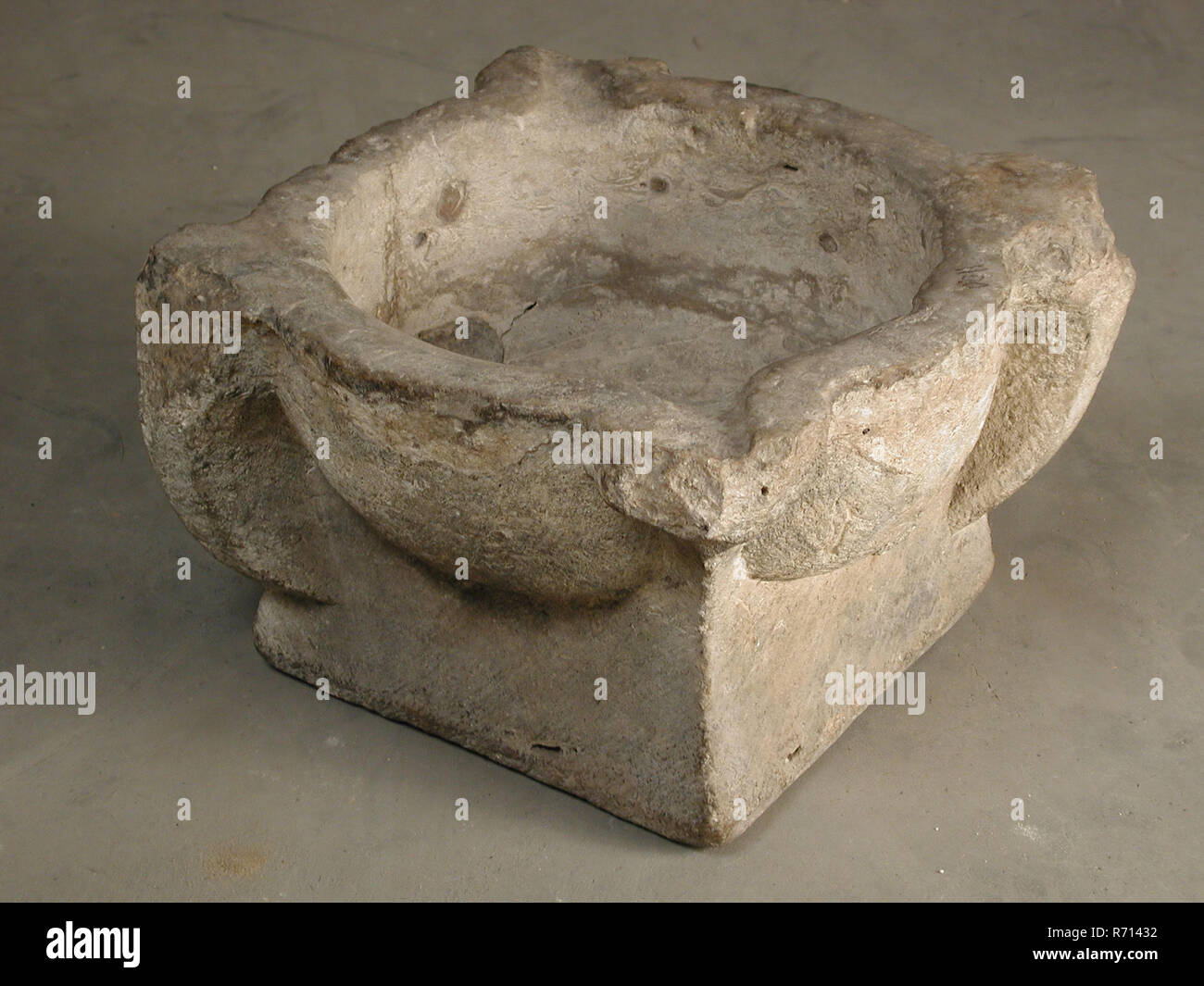 Side bulges hi-res stock photography and images - Alamy