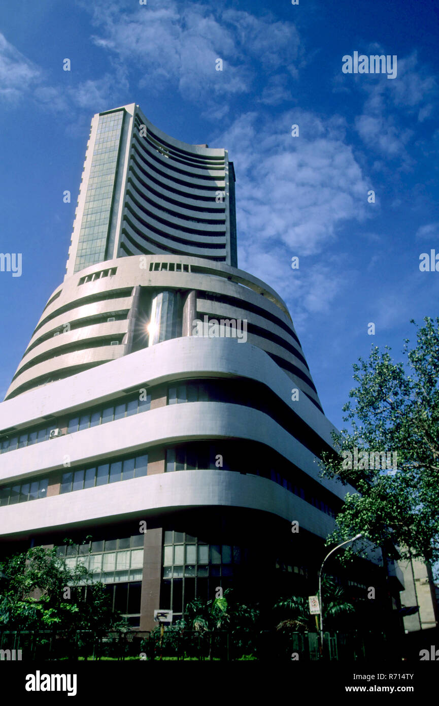 Mumbai dalal street hi-res stock photography and images - Alamy