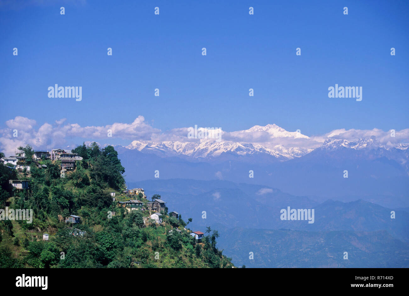 view of kanchan kanchanganga from darjeeling, west bengal Stock Photo ...