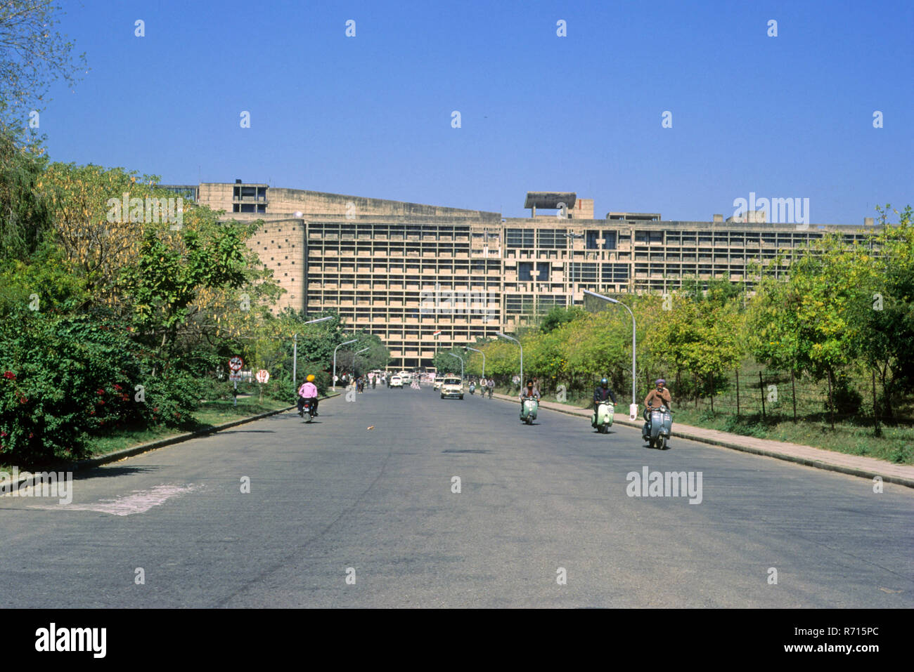 Secretariat Building, Le Corbusier designed government building ...