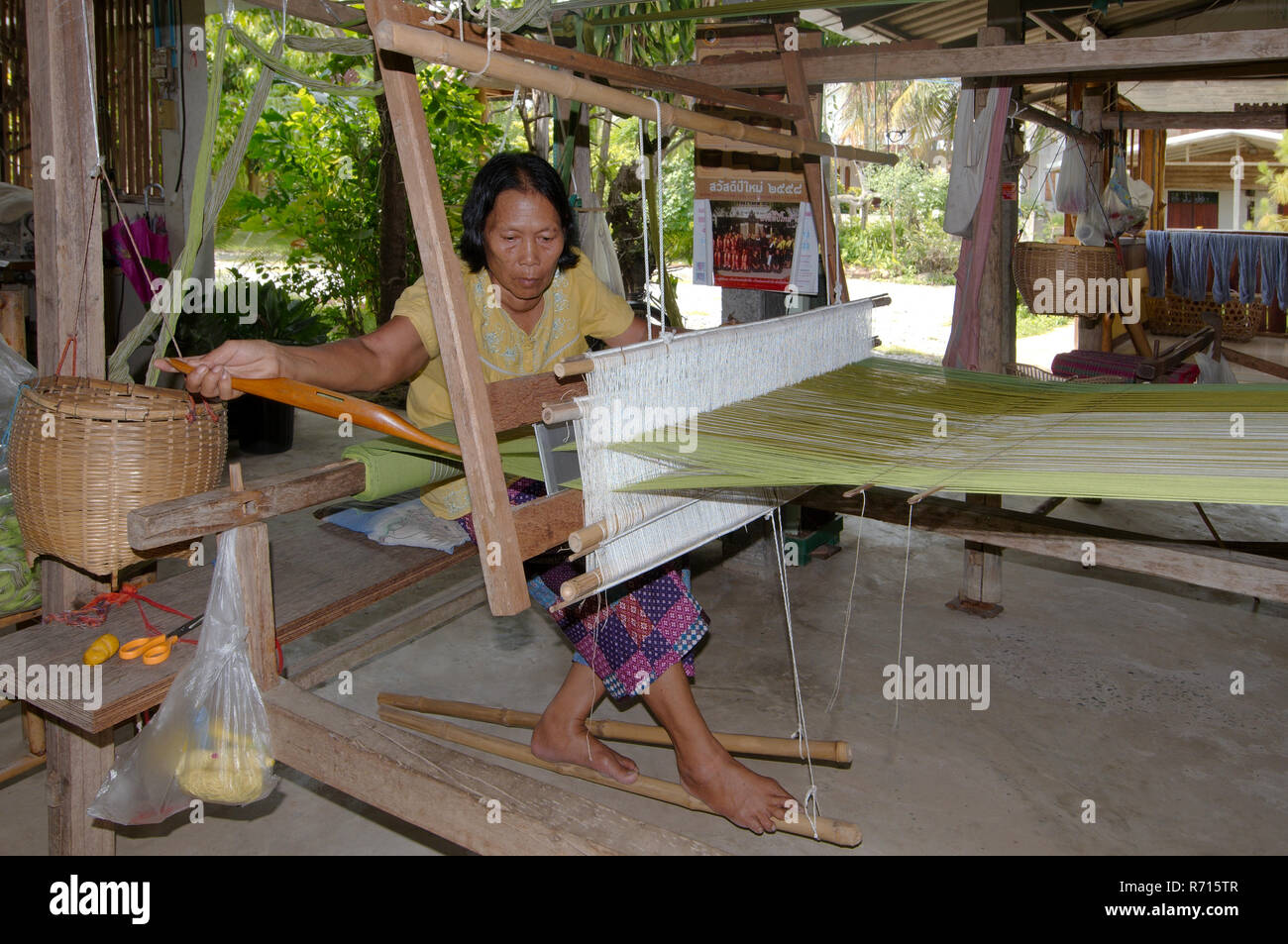 Working dam hi-res stock photography and images - Alamy