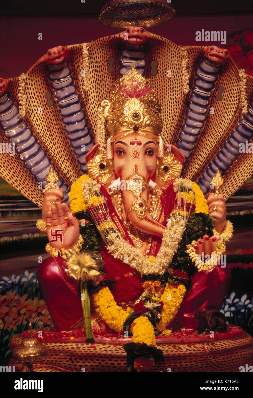 Statue of lord ganesh sitting on elephant hi-res stock photography and ...