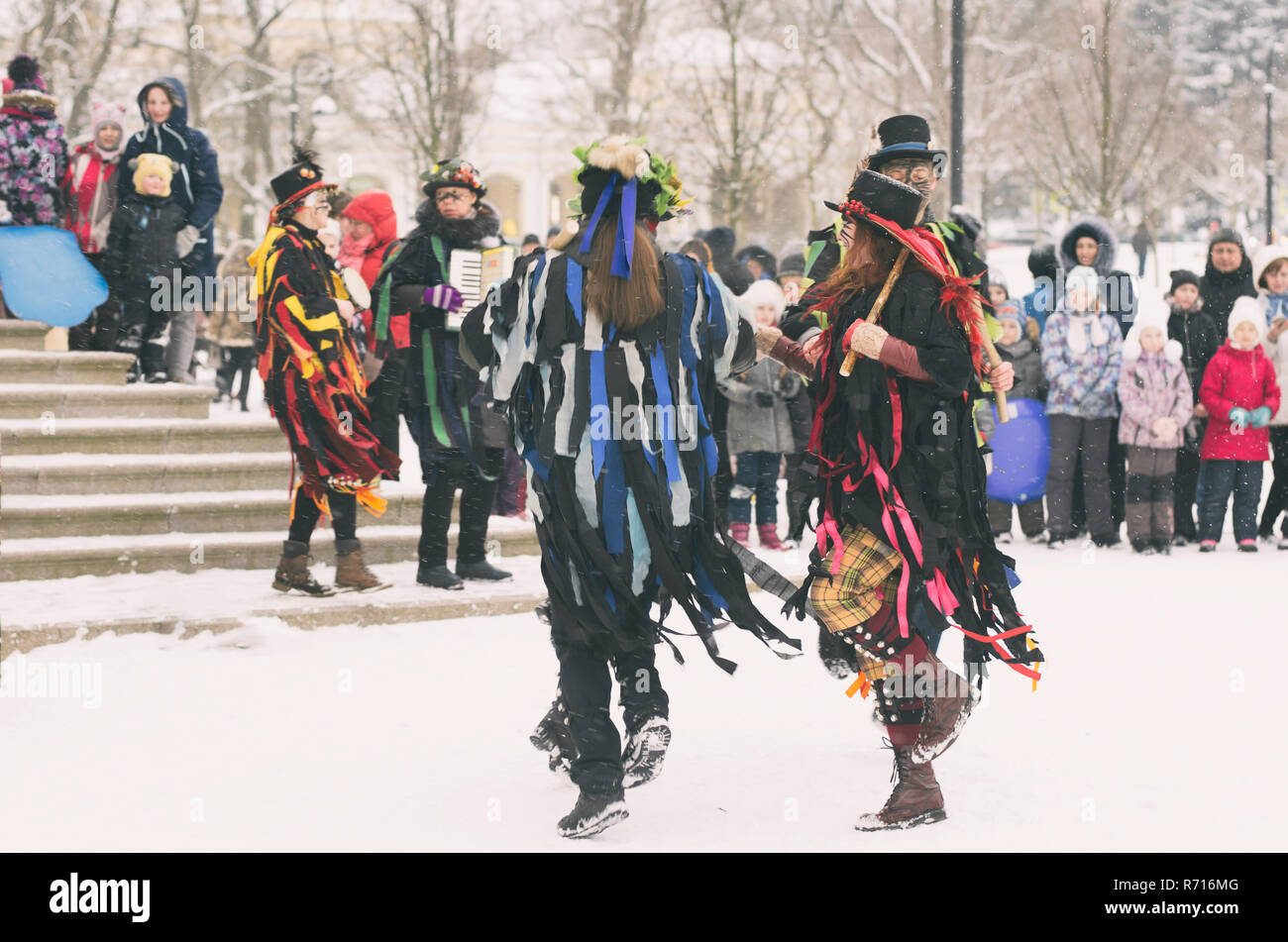 Russian folk dance hat hi-res stock photography and images - Alamy