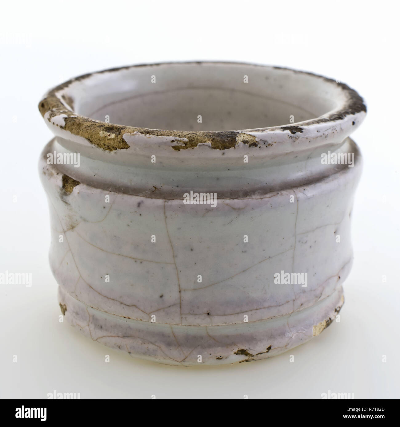Delfts pottery hi-res stock photography and images - Alamy