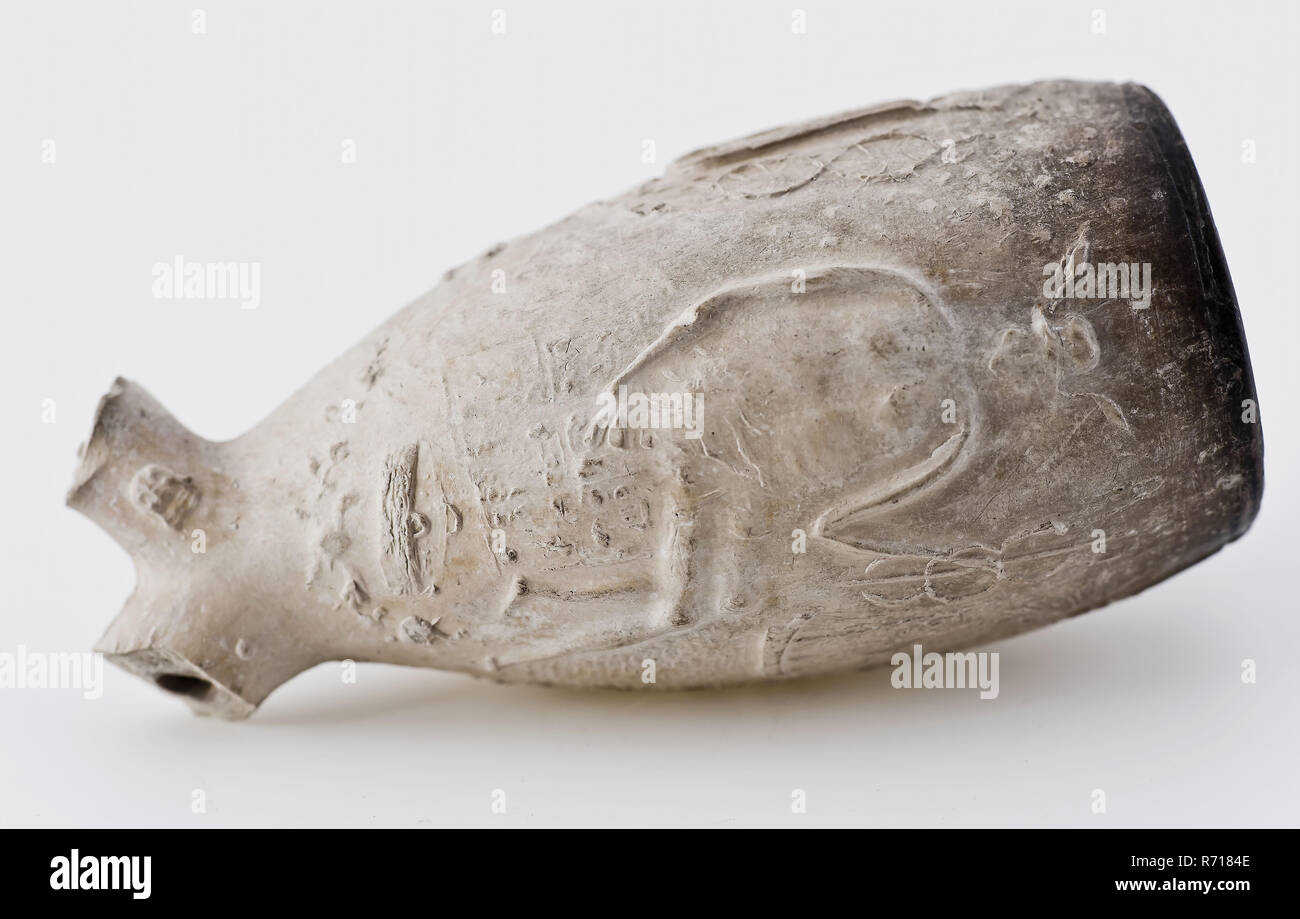 White clay pipe with relief on its head, with Mercury and on reverse ...