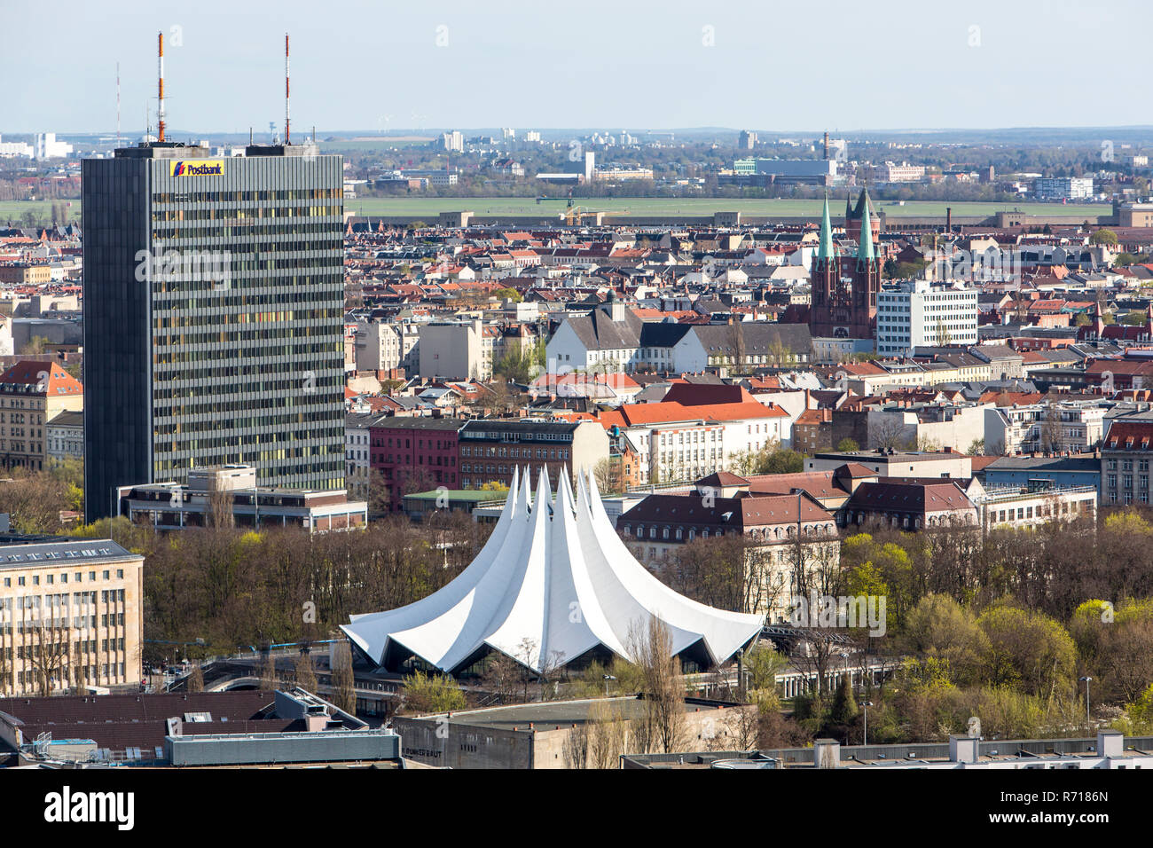 Berlin kreuzberg hi-res stock photography and images - Alamy