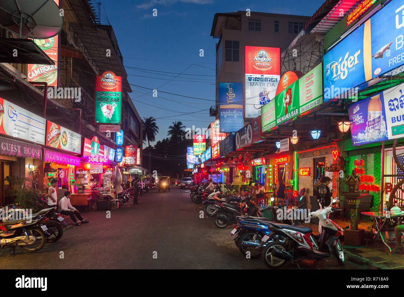 Phnom penh nightlife hi-res stock photography and images - Alamy