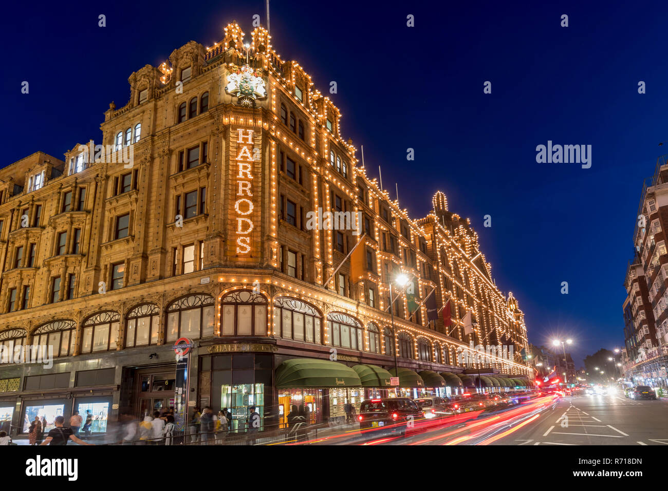 Harrods luxury shopping mall hi-res stock photography and images - Alamy