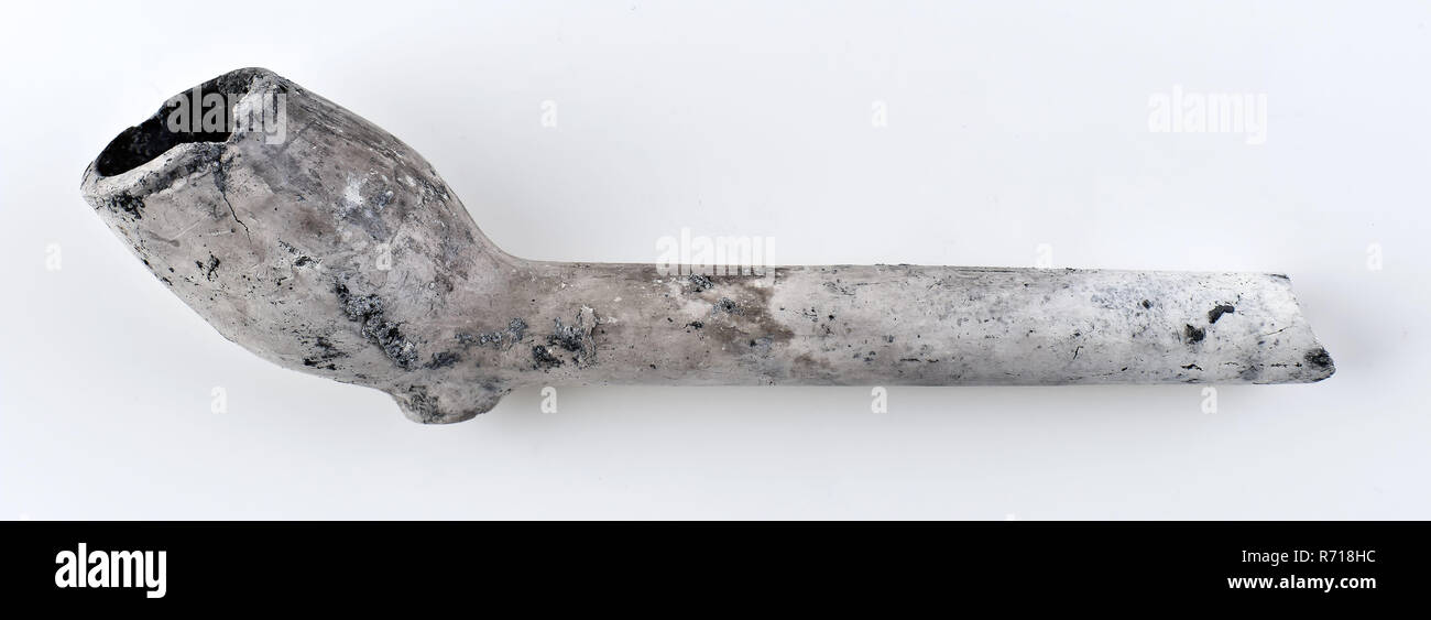 Clay pipe, unnoticed with smooth handle, clay pipe smoking equipment ...