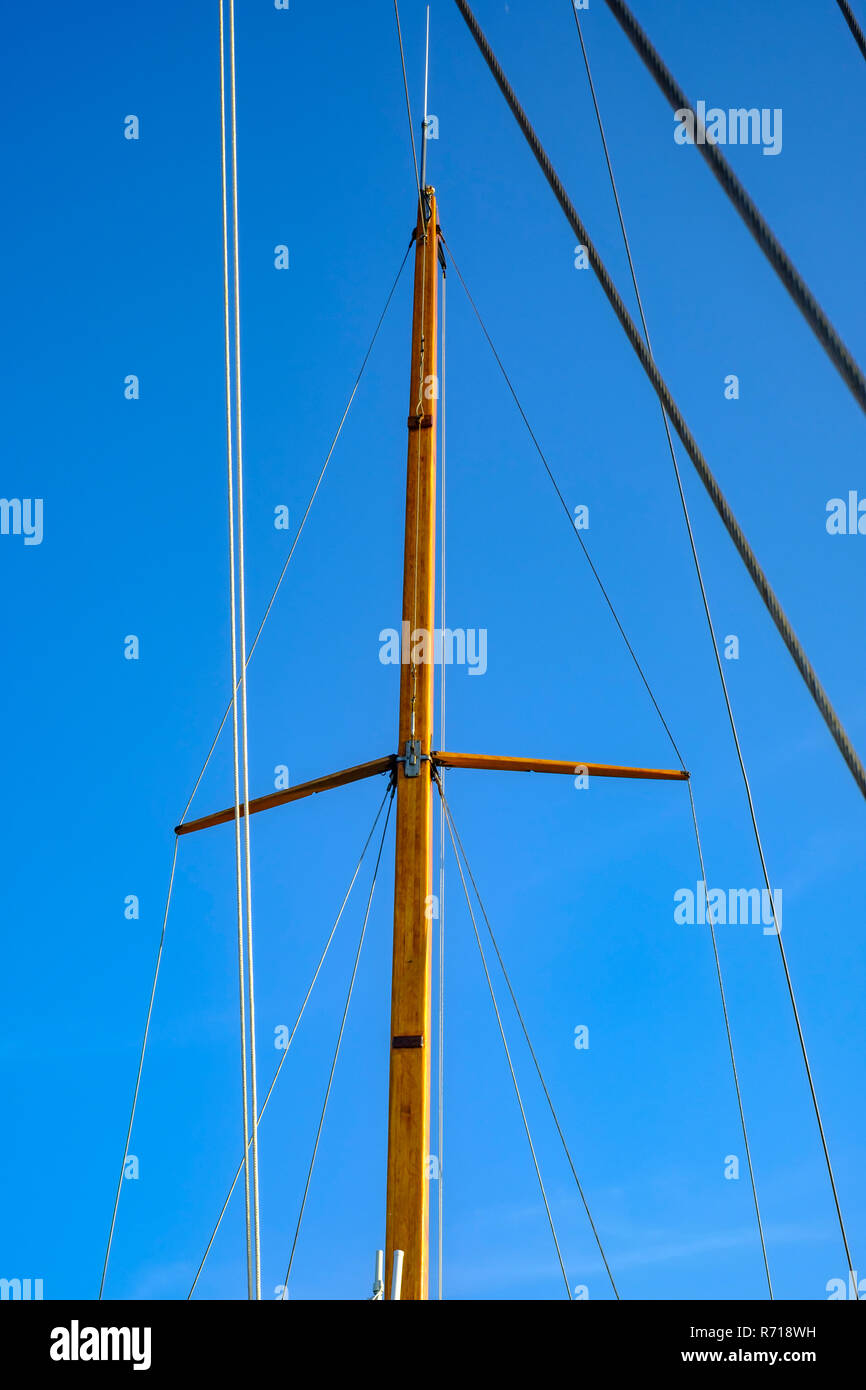 Sailing cutter hi-res stock photography and images - Alamy