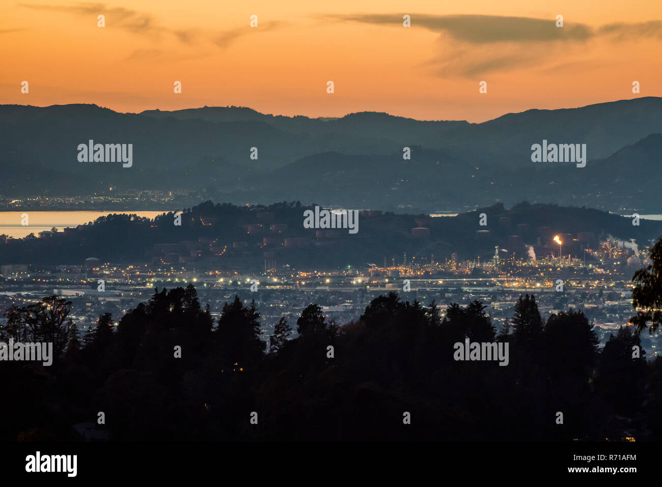 San francisco bay view from richmond hi-res stock photography and ...