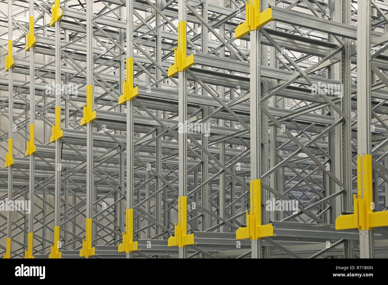 Automatic Shelving System Stock Photo - Alamy