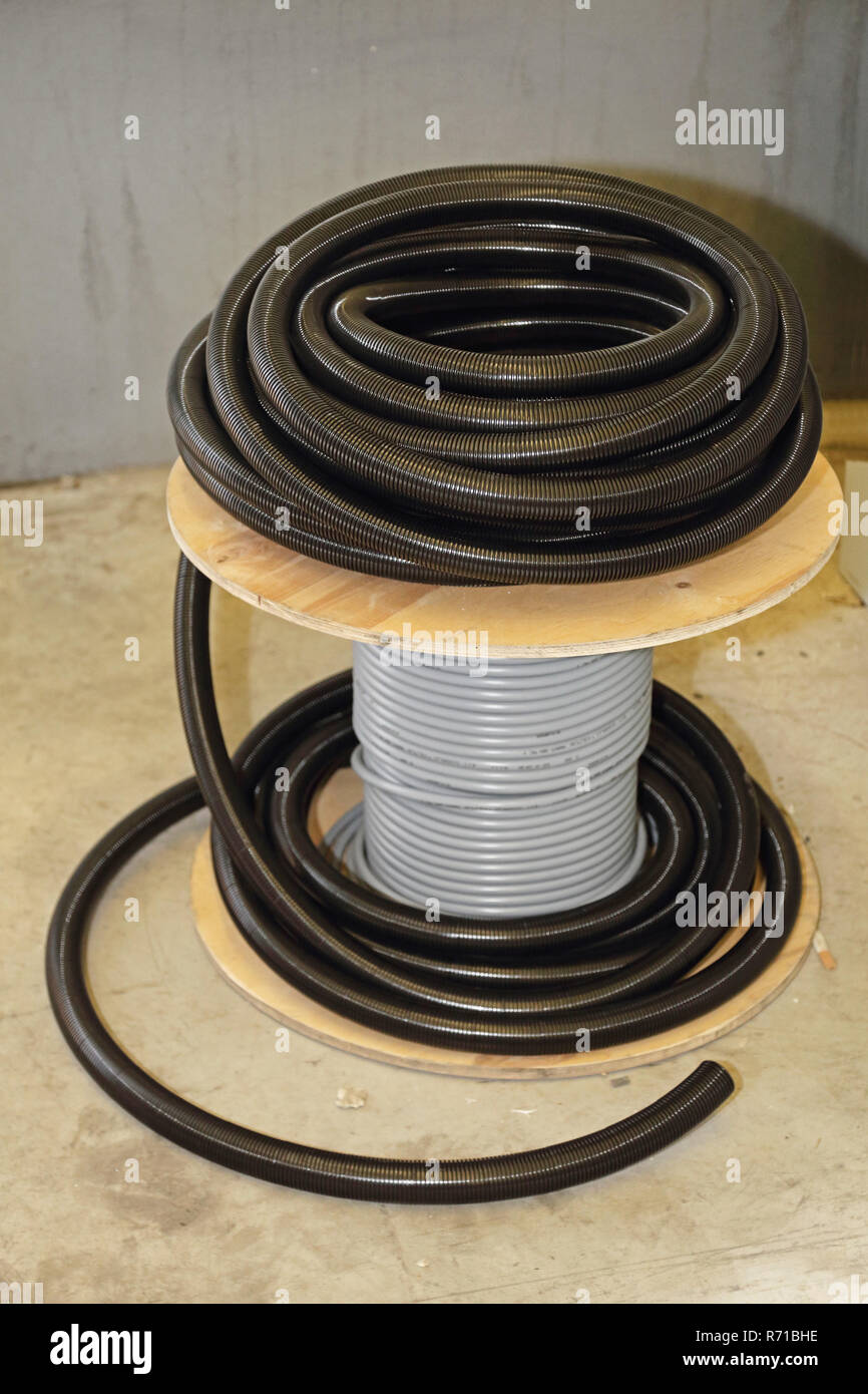 Coiling an electrical cable hi-res stock photography and images - Alamy