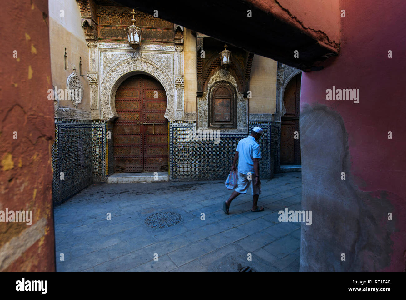 Medieval crossroads hi-res stock photography and images - Alamy