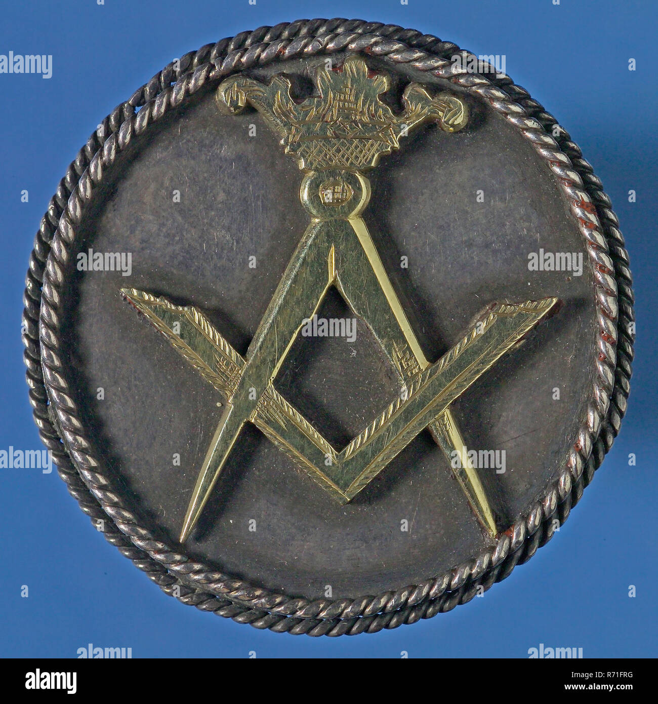 Vintage Gold Masonic Medal Pin Freemasonry Masonic