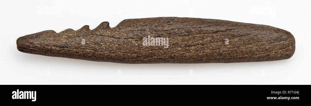 Legs or horns pointed with four barbs, pointed harpoon soil found horn ...