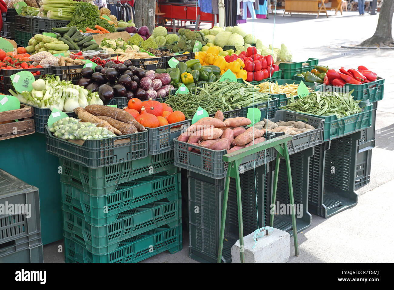 Temporary vegetables market hi-res stock photography and images - Alamy