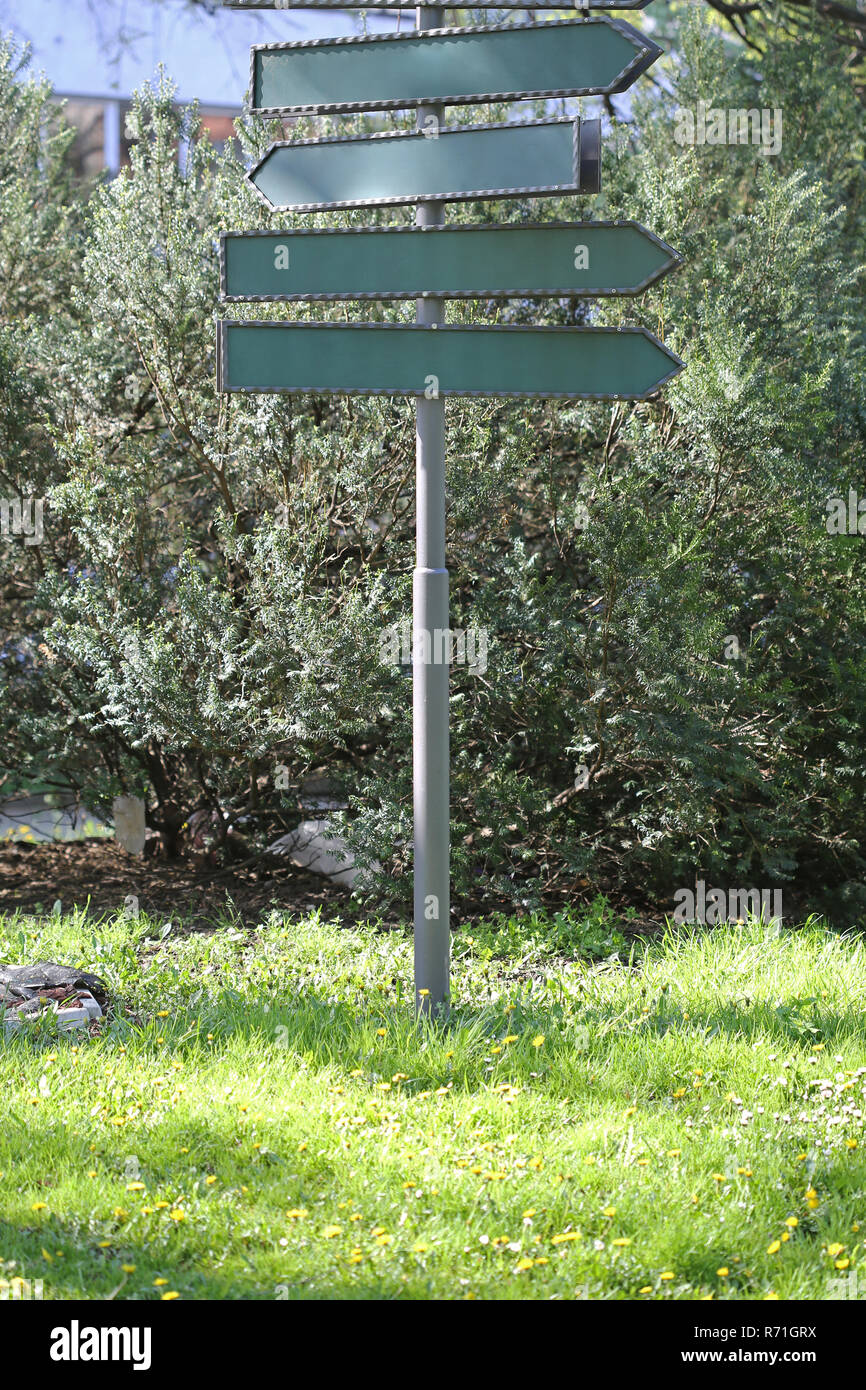 Multi directional arrows hi-res stock photography and images - Alamy