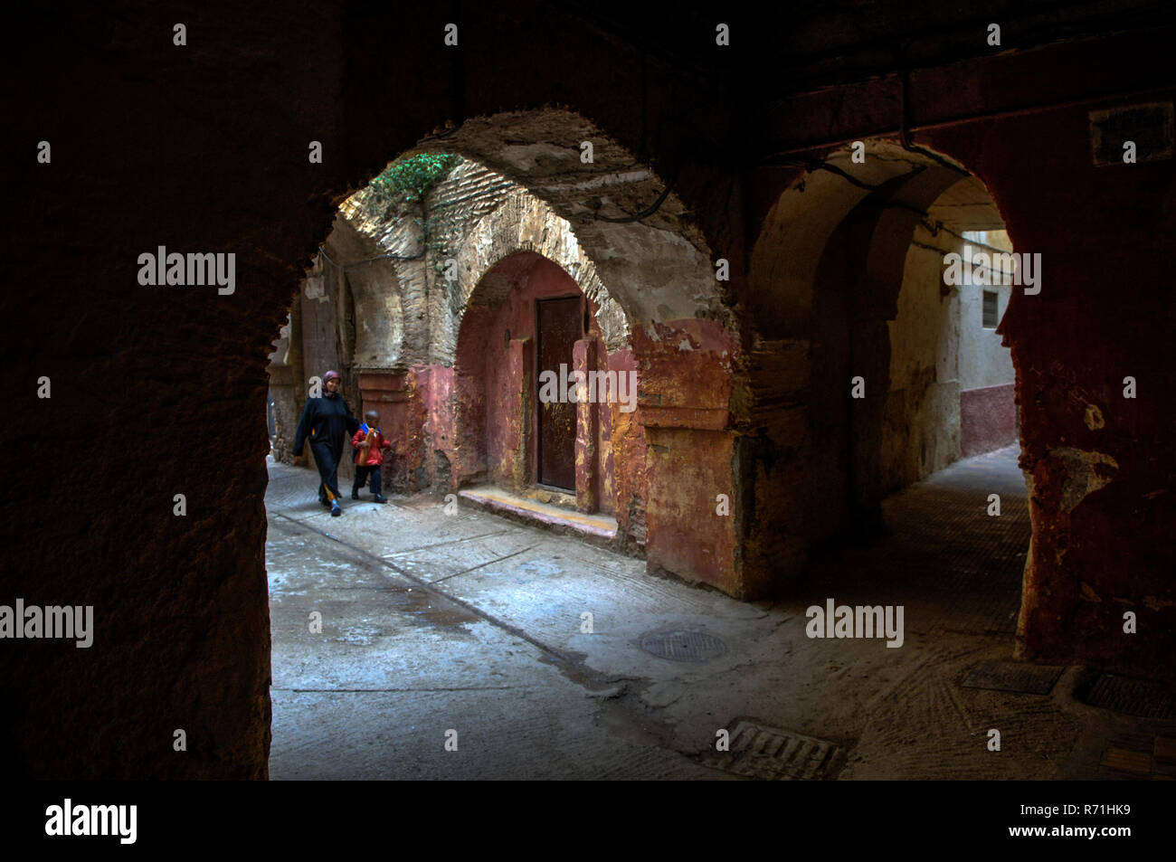 Meknes narrow streets hi-res stock photography and images - Alamy