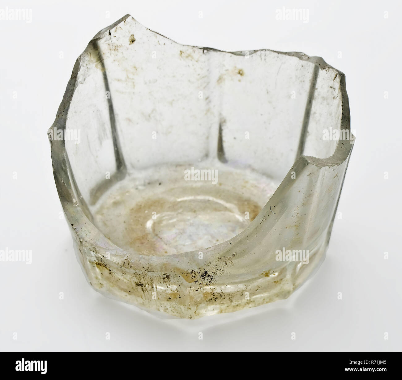 Bottom of drinking glass hi-res stock photography and images - Alamy