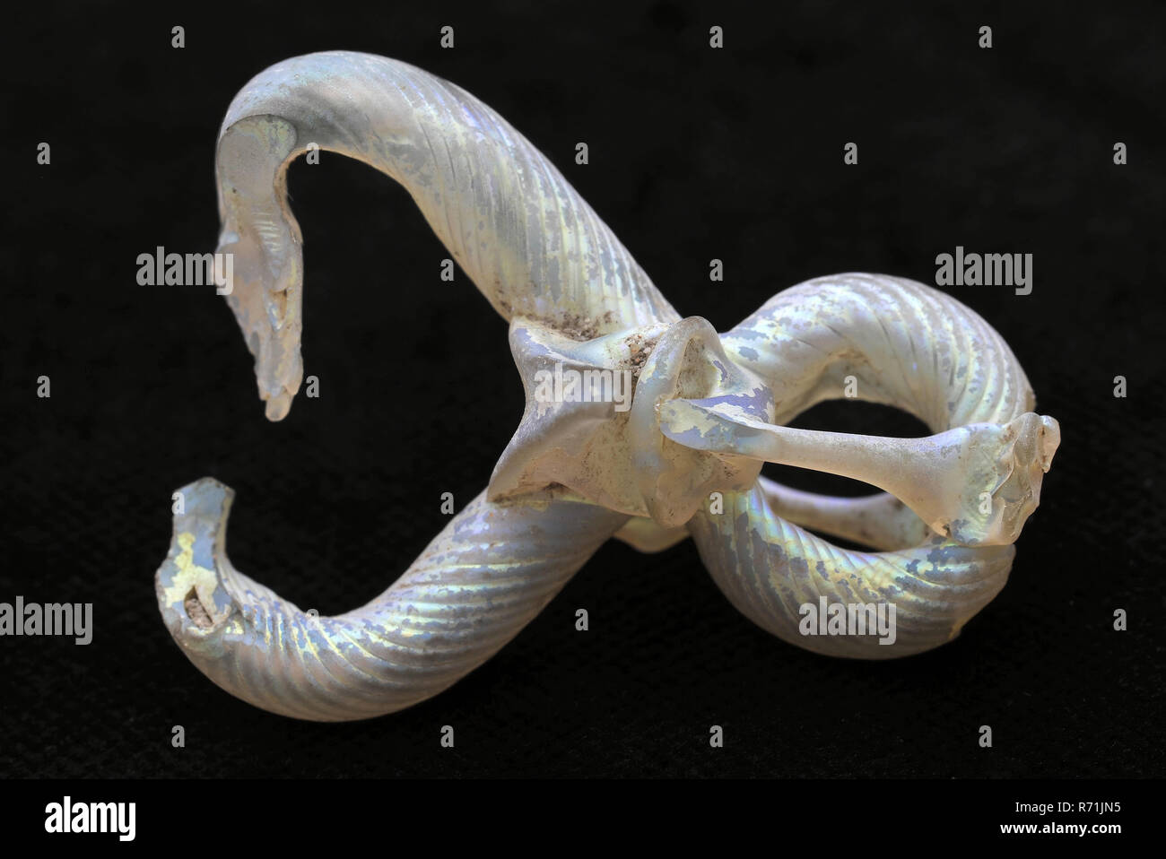 Rope forming hi-res stock photography and images - Alamy