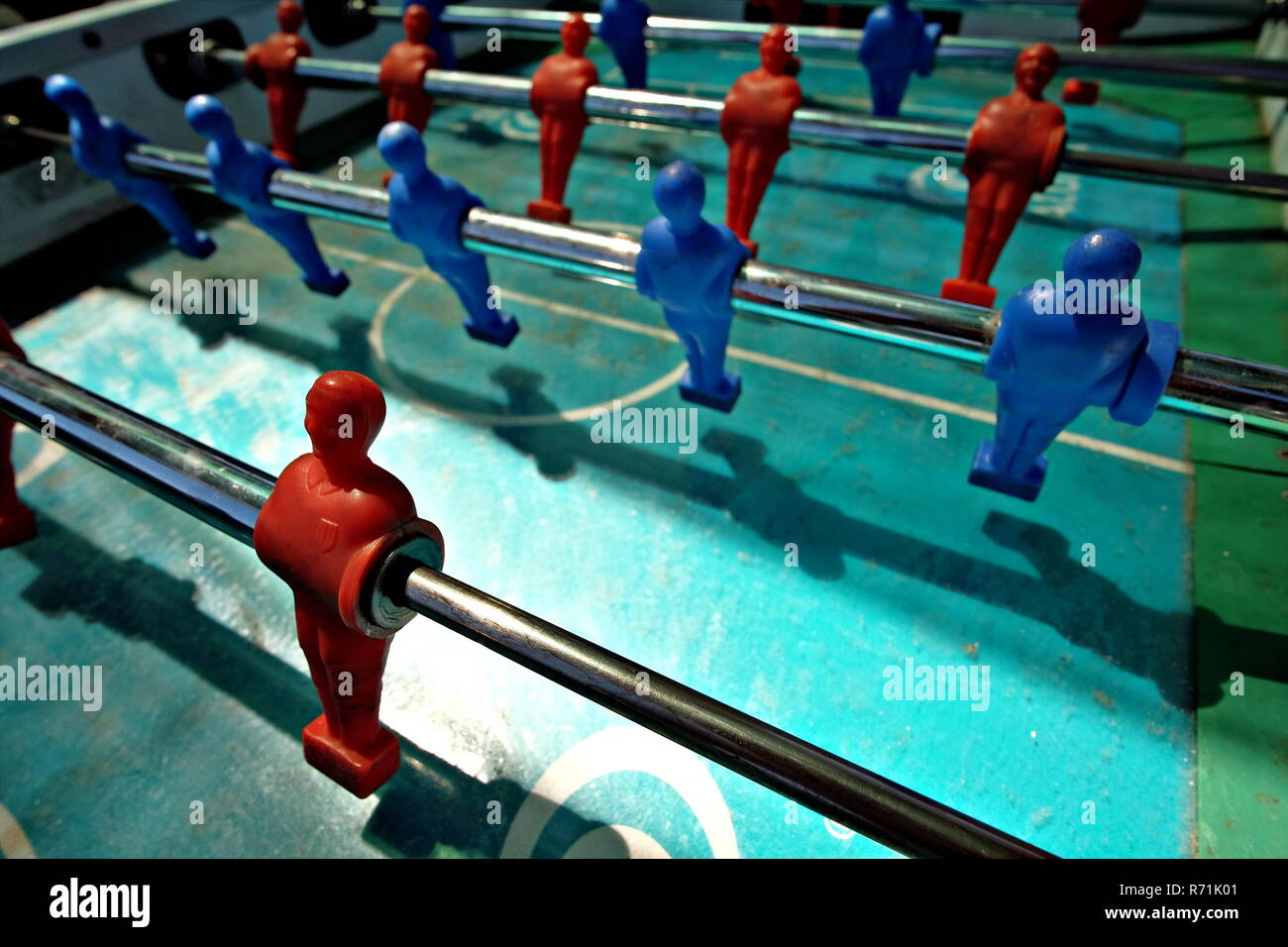 red football player Stock Photo - Alamy