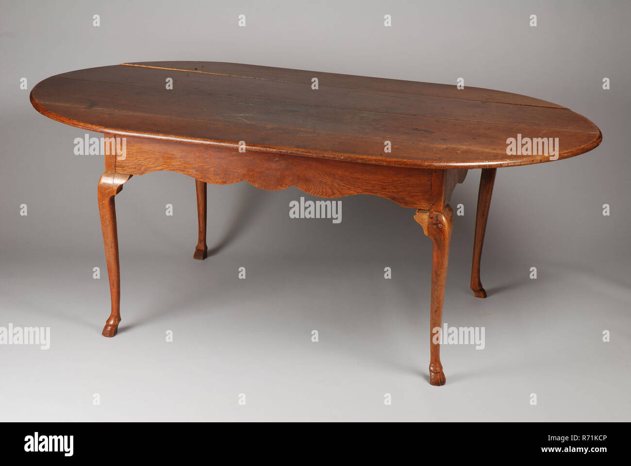 Oval Queen-Anne table, dining table table furniture interior design oak ...