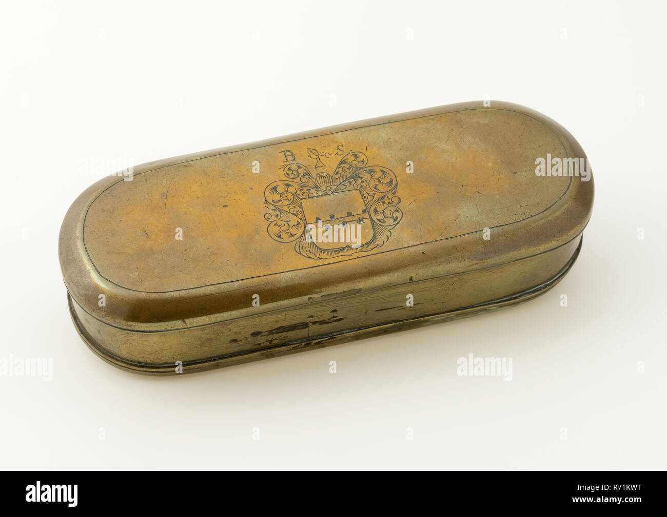 Copper tobacco box with on the lid the coat of arms and name of ...