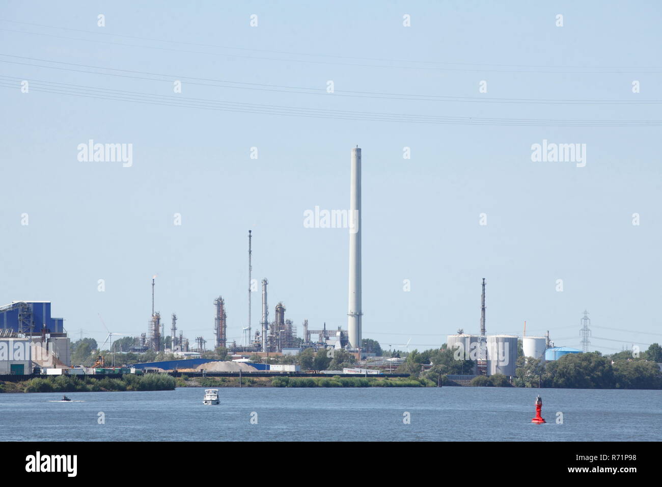 Refinery Hamburg-Harburg at the Süderelbe, Harburg, Hamburg ...