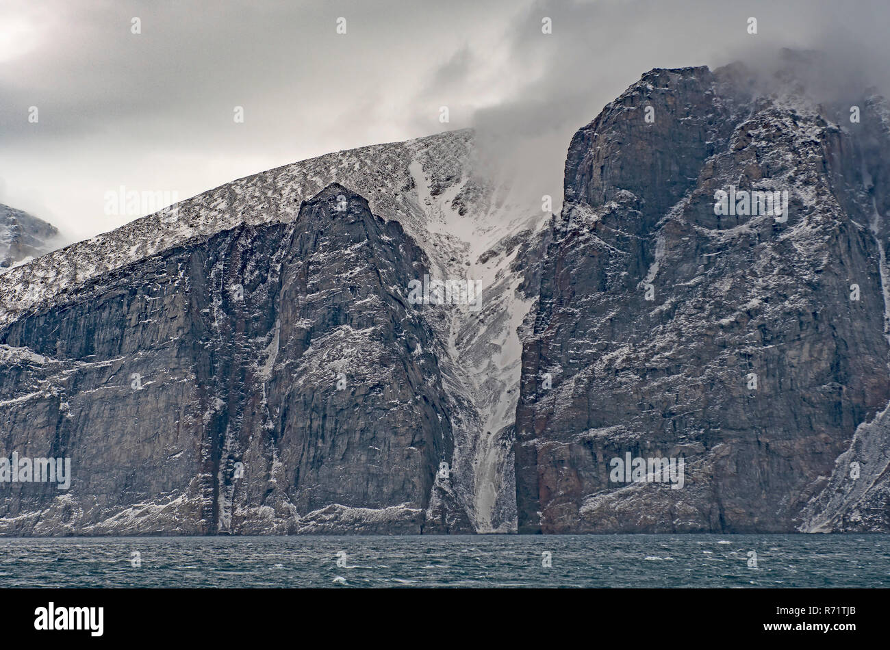Canada arctic cliffs hi-res stock photography and images - Alamy