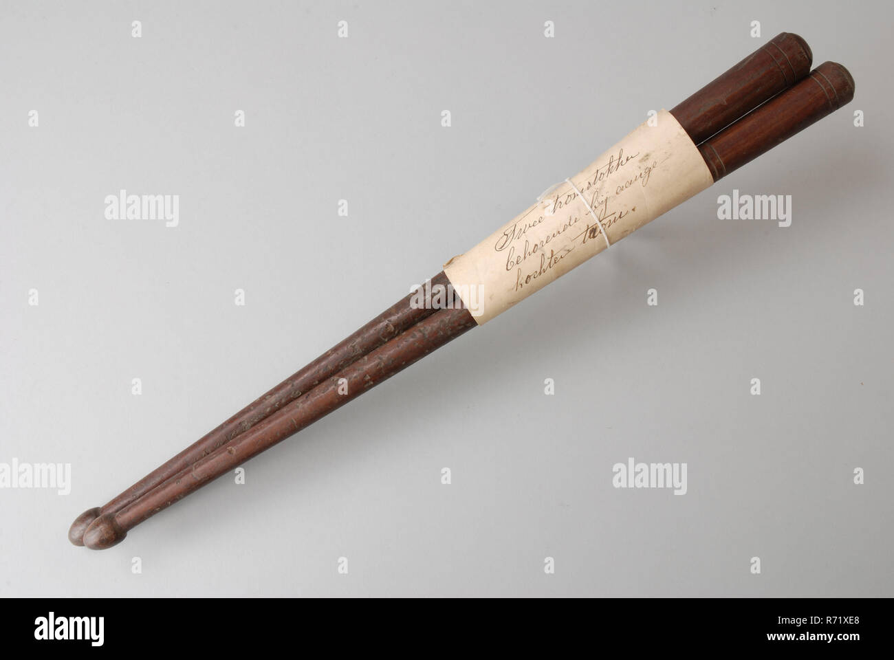 Musical triangle instrument hi-res stock photography and images - Alamy