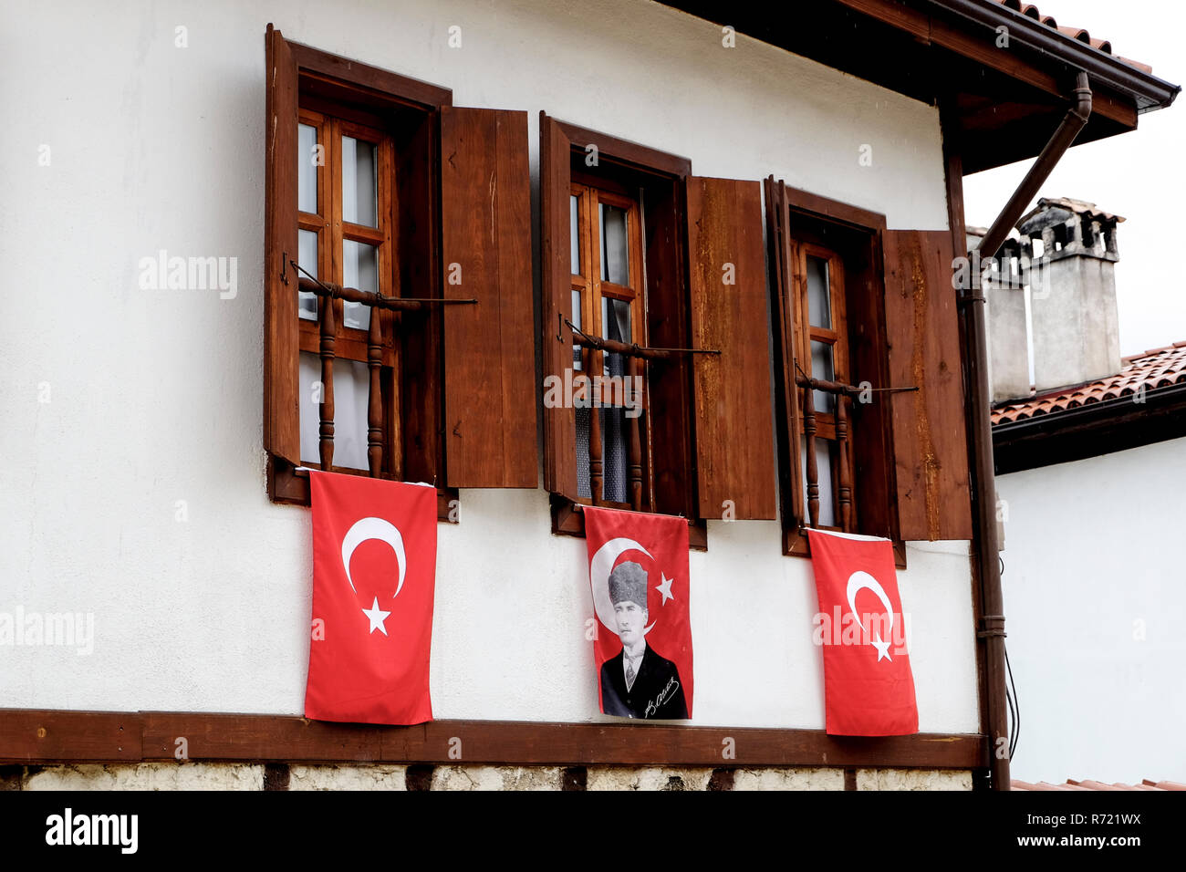 Flags of the world hanging hi-res stock photography and images - Alamy