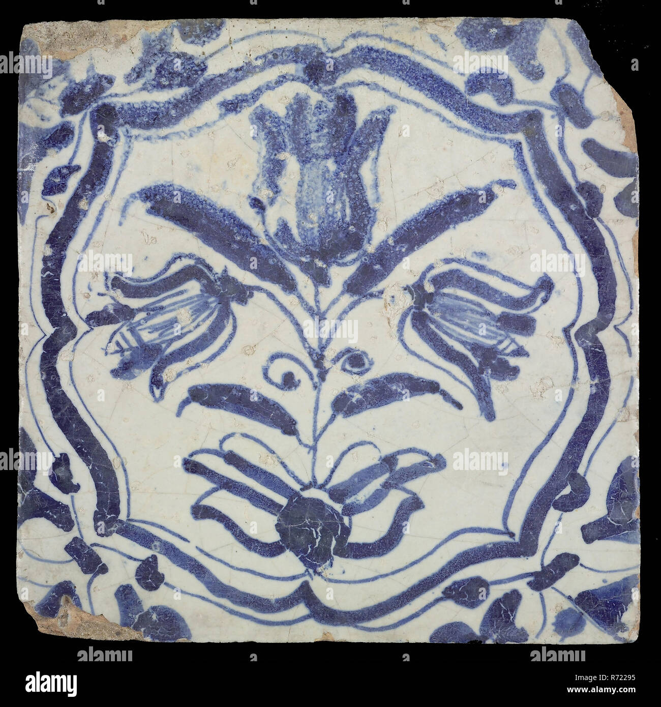 Flower tiling with three-tier in braces, blue decor on white ground ...