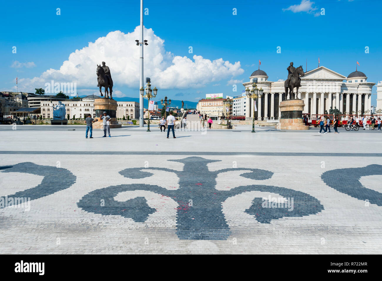Archaeological Museum of Macedonia, Stone Bridge and Macedonia Square ...