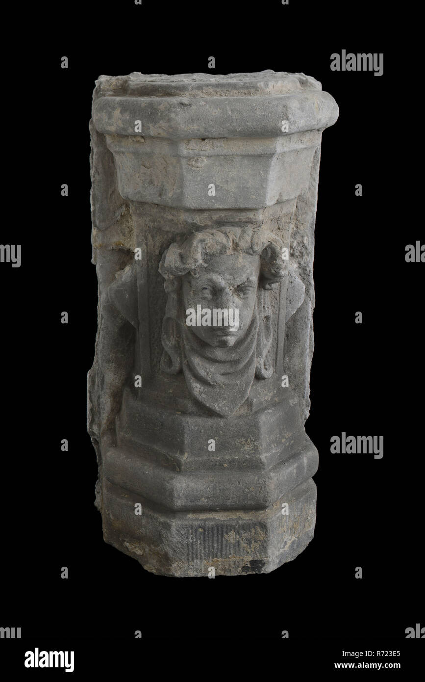 Basement with female head, basement ornament building component ...