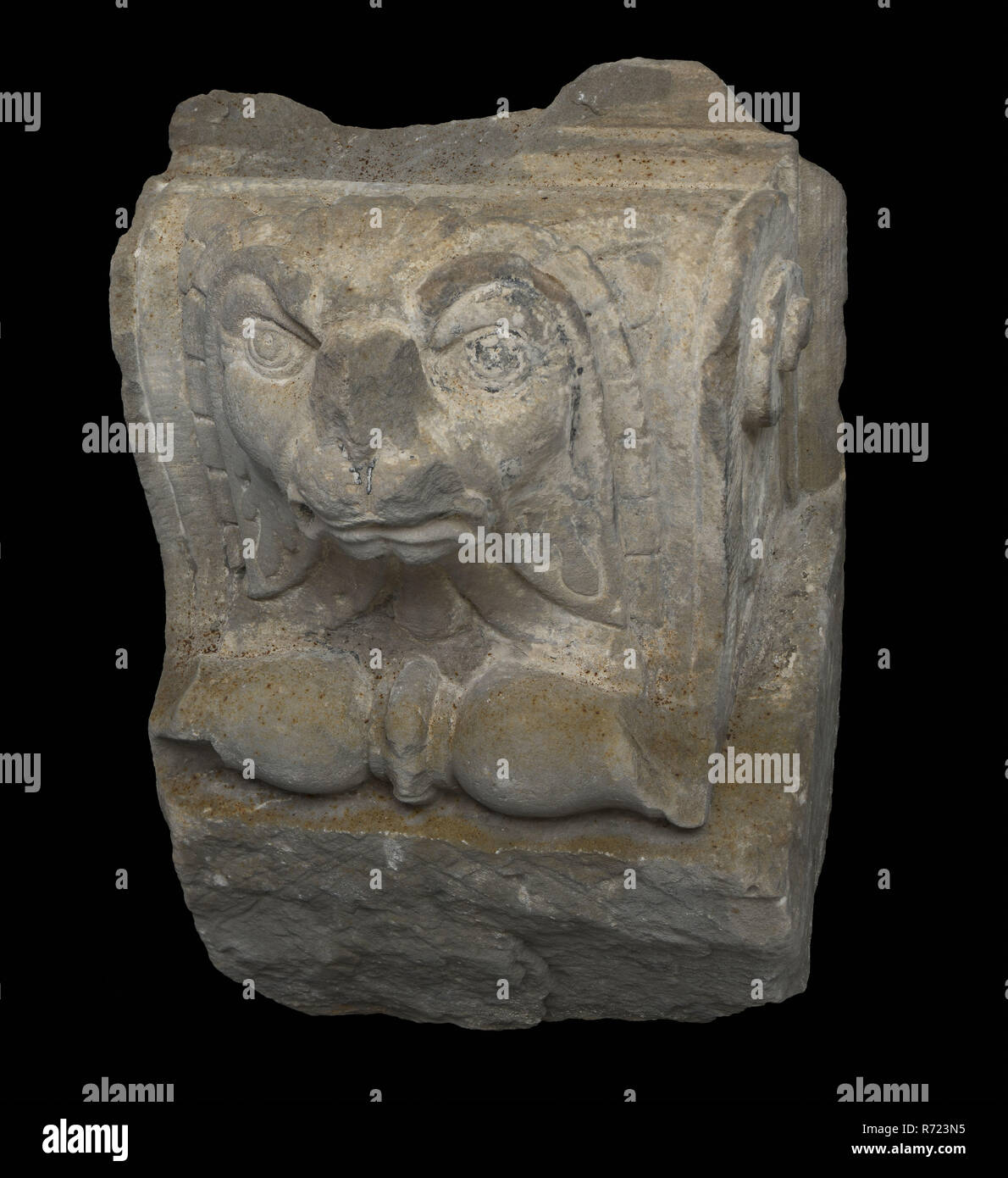 Console with lion head, sides decorated in abstract, console ...