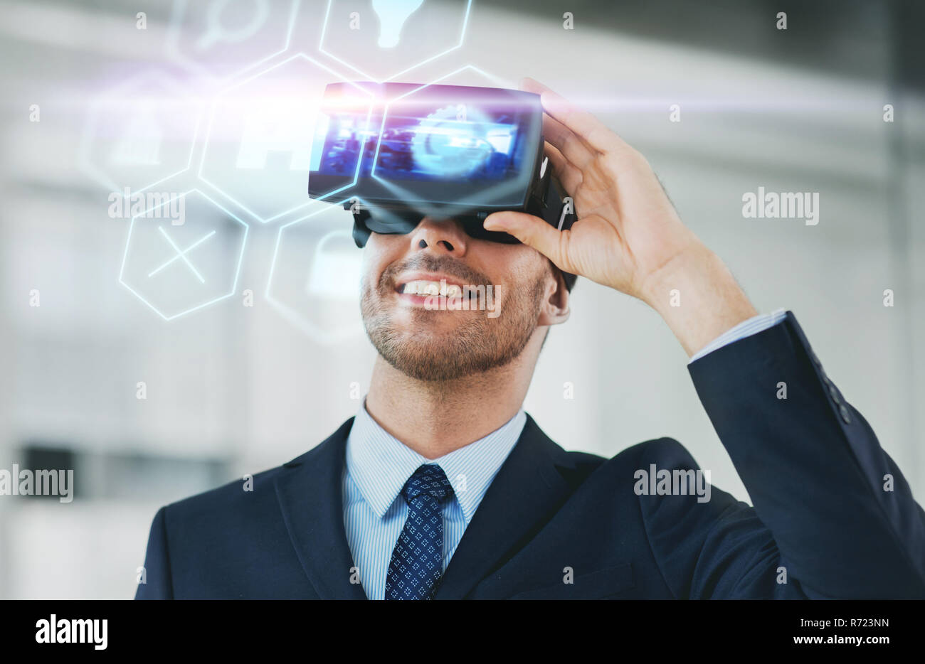 Virtual reality engine hi-res stock photography and images - Alamy