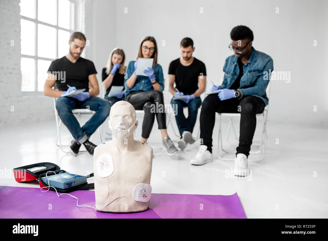 First aid group training course hi-res stock photography and images - Alamy