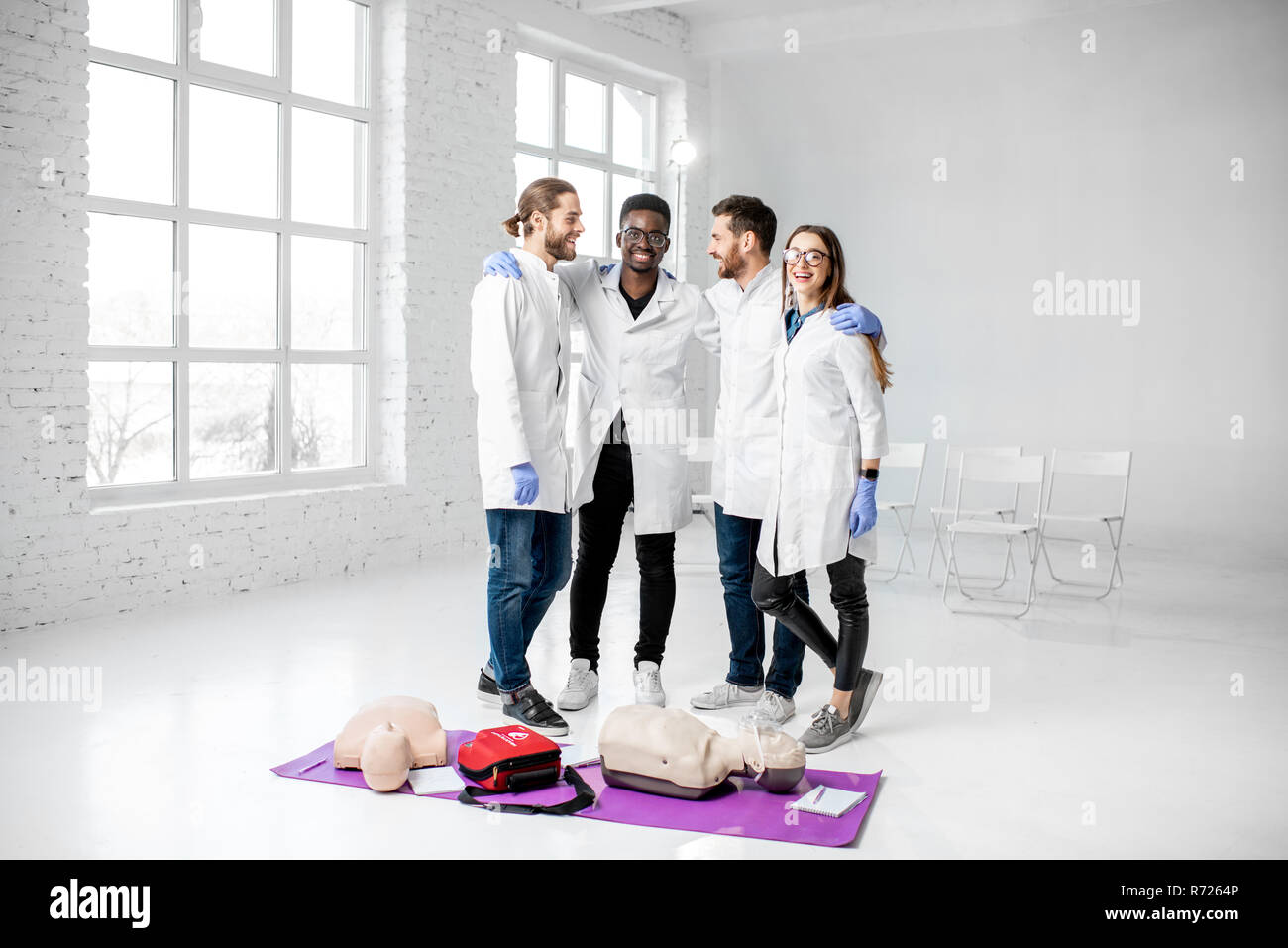 Medical training team hi-res stock photography and images - Alamy
