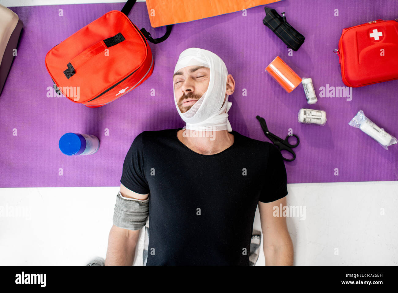 Bandaged face hi-res stock photography and images - Alamy