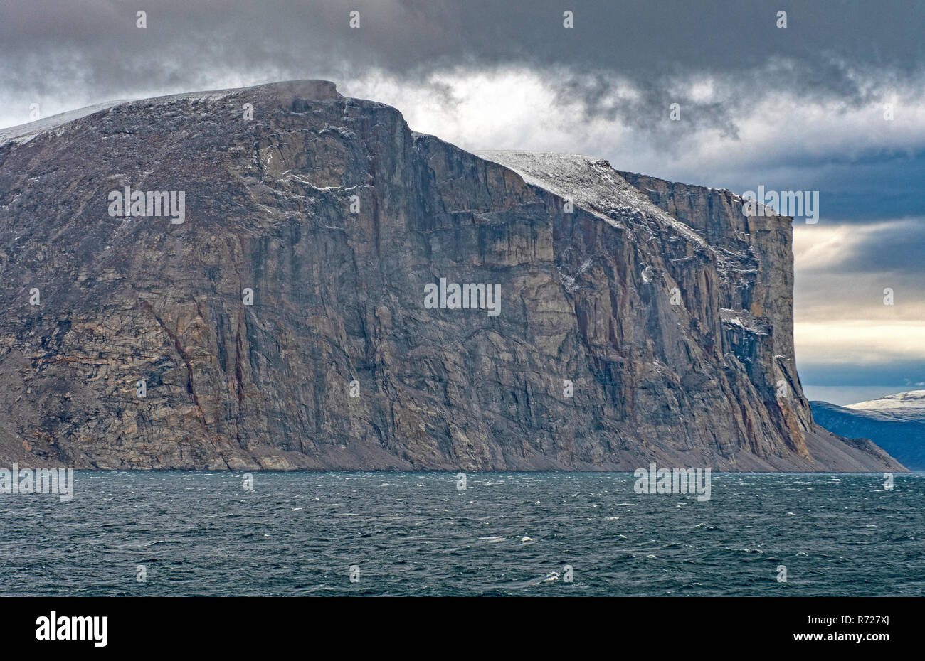 Canada arctic cliffs hi-res stock photography and images - Alamy